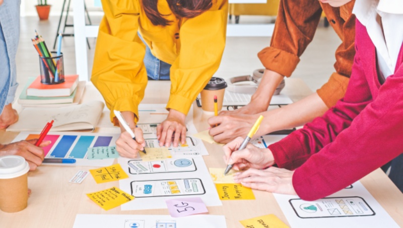 ＂on the table＂不是在桌子上，＂off the table＂也不是離開桌子－戒掉爛英文｜商周